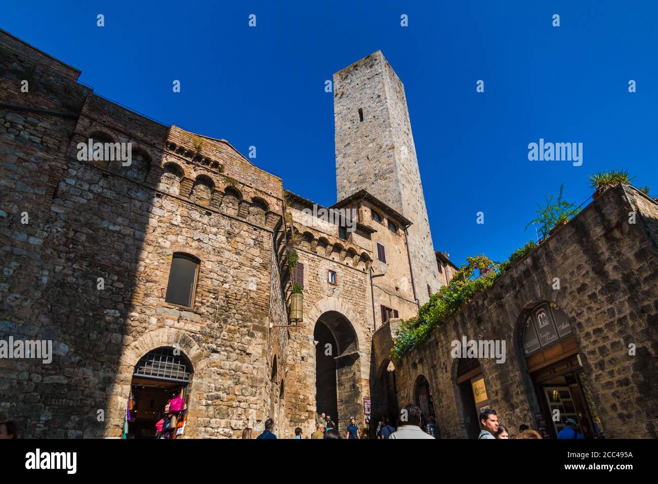Great view of the ancient city gate Arc of Becci (l'arco dei Becci ...