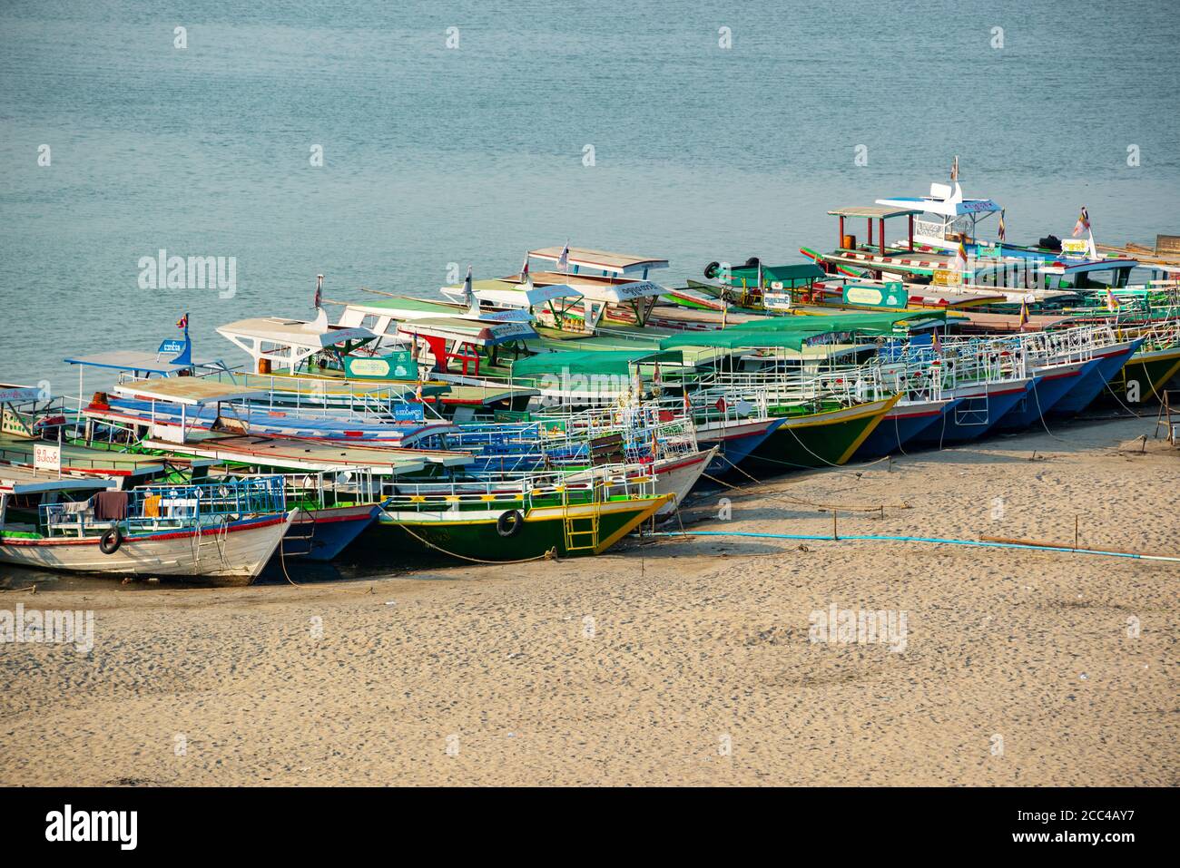 Burma boats myanmar boats hi-res stock photography and images - Alamy