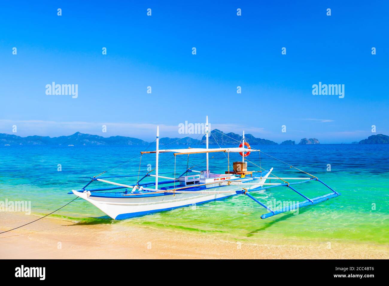 Traditional filipino boat bangka or banca in El Nido province, Palawan ...