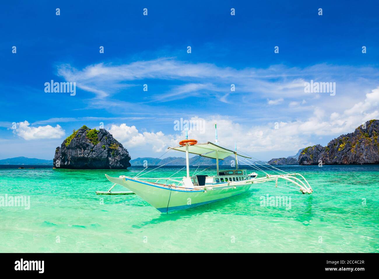 Traditional filipino boat bangka or banca in El Nido province, Palawan ...