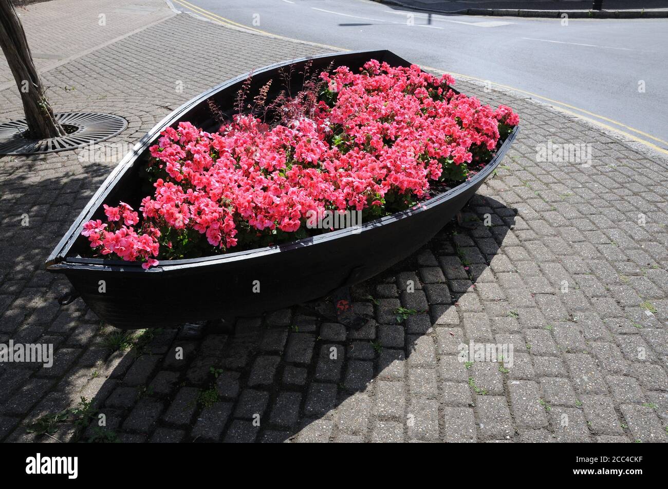 Boat planter hi-res stock photography and images - Alamy