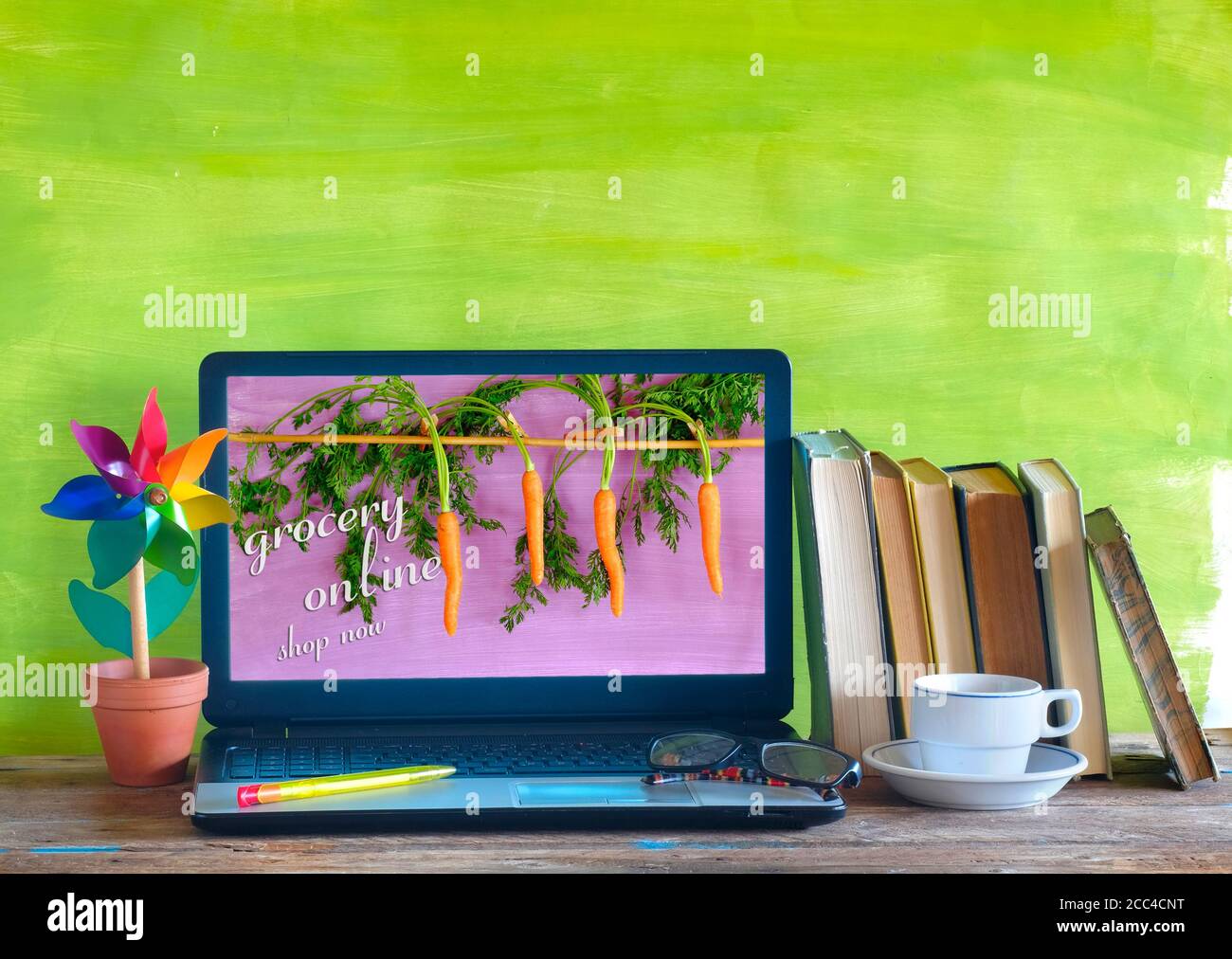 Online grocery store hi-res stock photography and images - Alamy