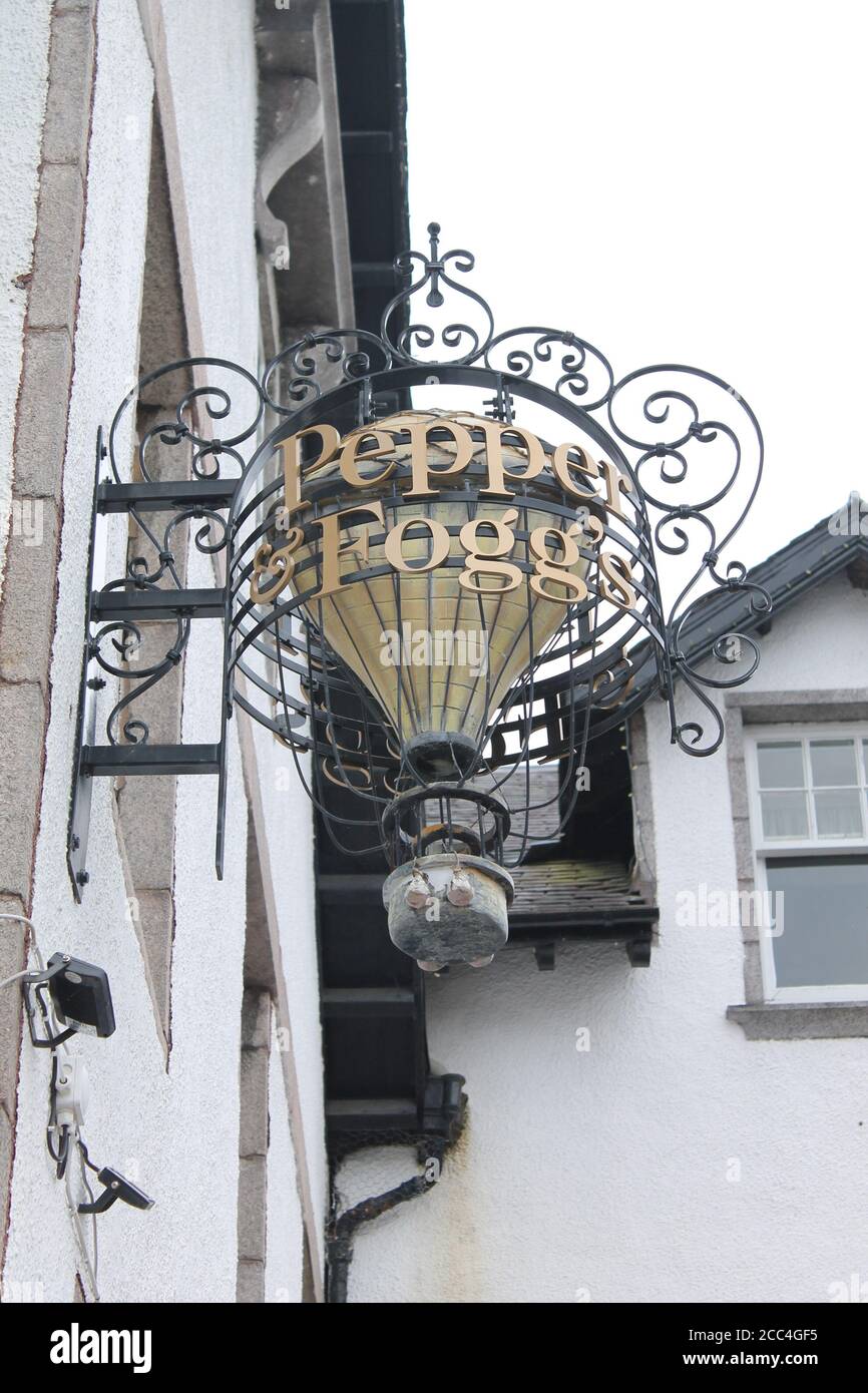 Hanging logo sign hi-res stock photography and images - Alamy