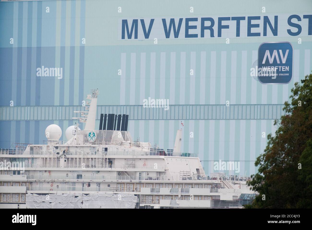 Ship fitting work hi-res stock photography and images - Alamy