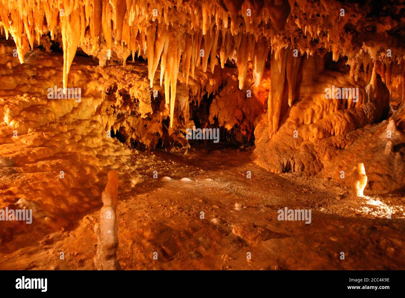 Grand roc cave hi-res stock photography and images - Alamy