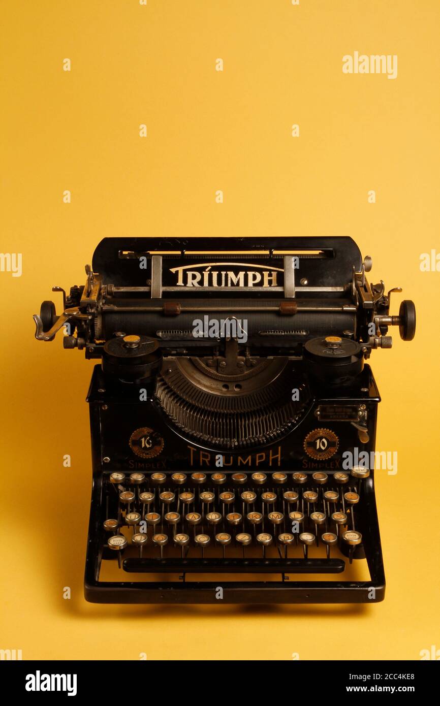 Triumph typewriter manufactured in 1930. Triumph antique typewriter ...