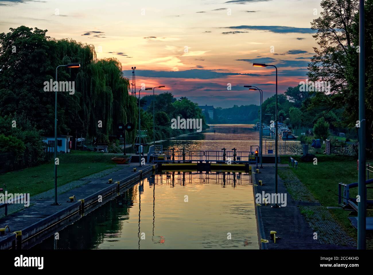 Linden limmer hi-res stock photography and images - Alamy
