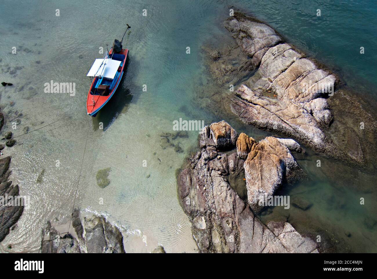 Next to rocks hi-res stock photography and images - Alamy