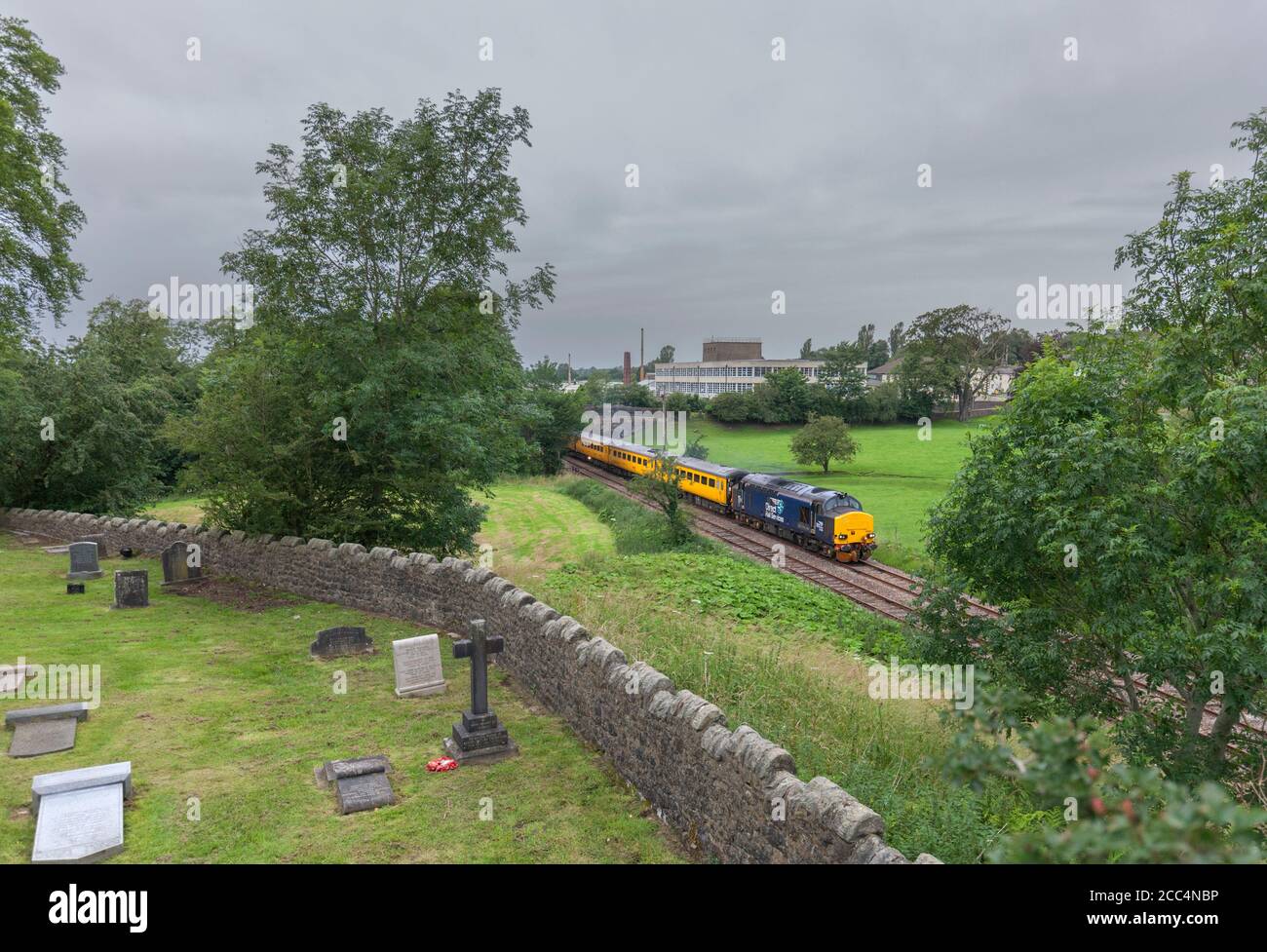 Direct rail Services class 37 locomotive 37423 passing Bentham with the ...