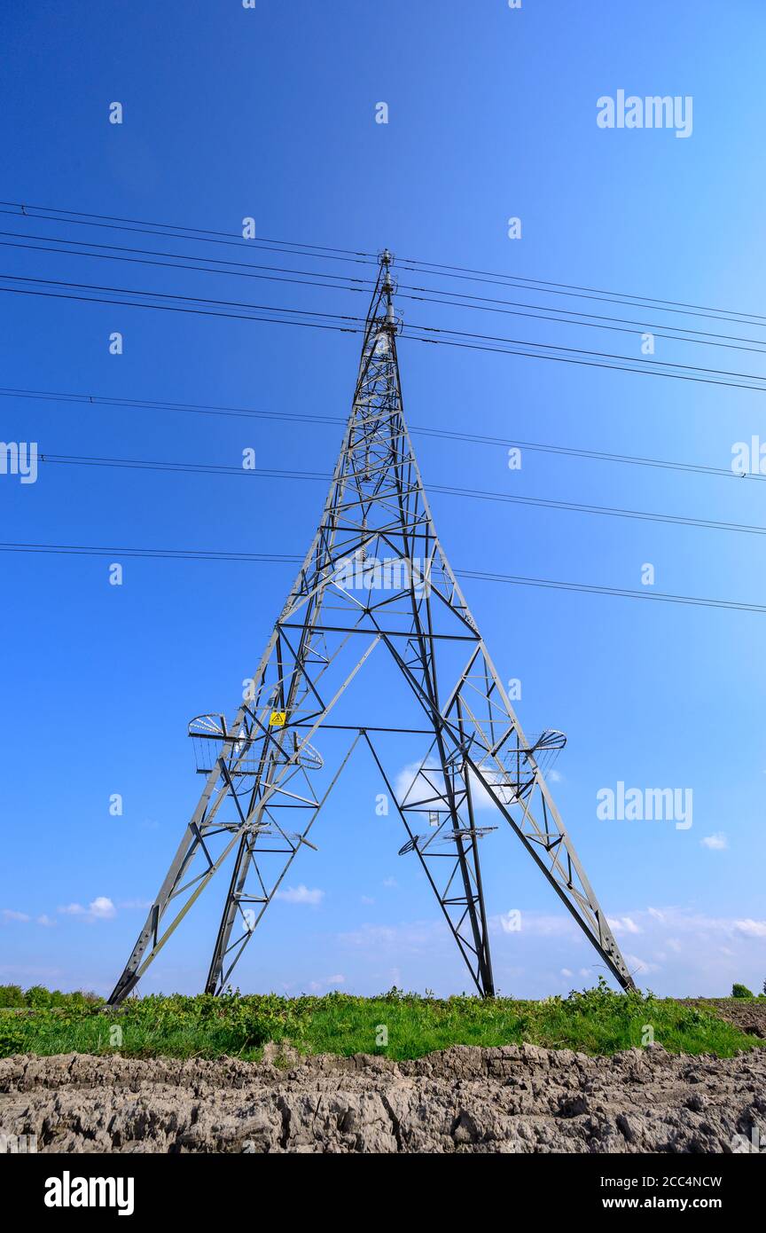 Timber pylons hi-res stock photography and images - Alamy