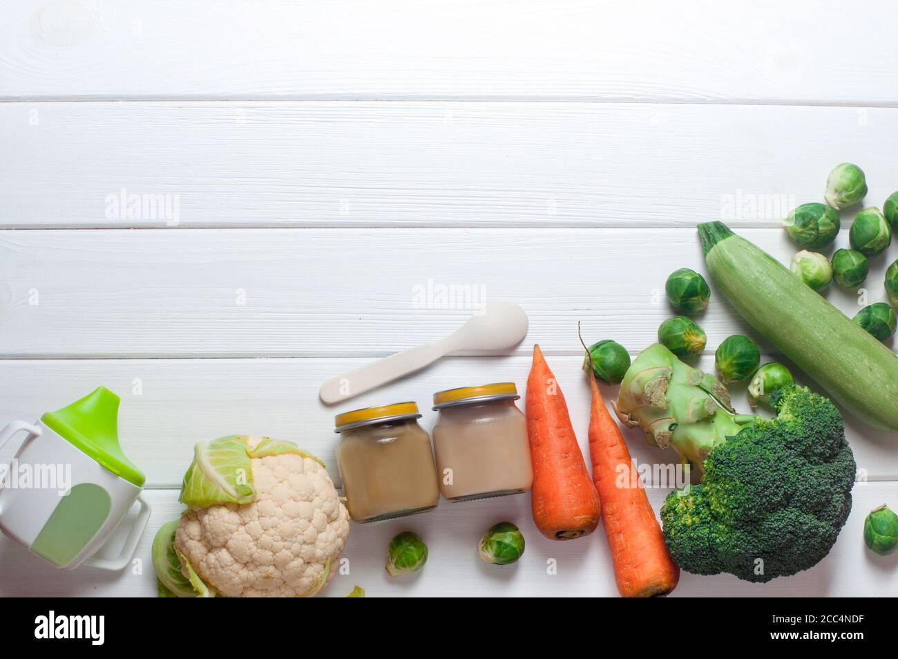 Baby food fruit mashed hi-res stock photography and images - Alamy
