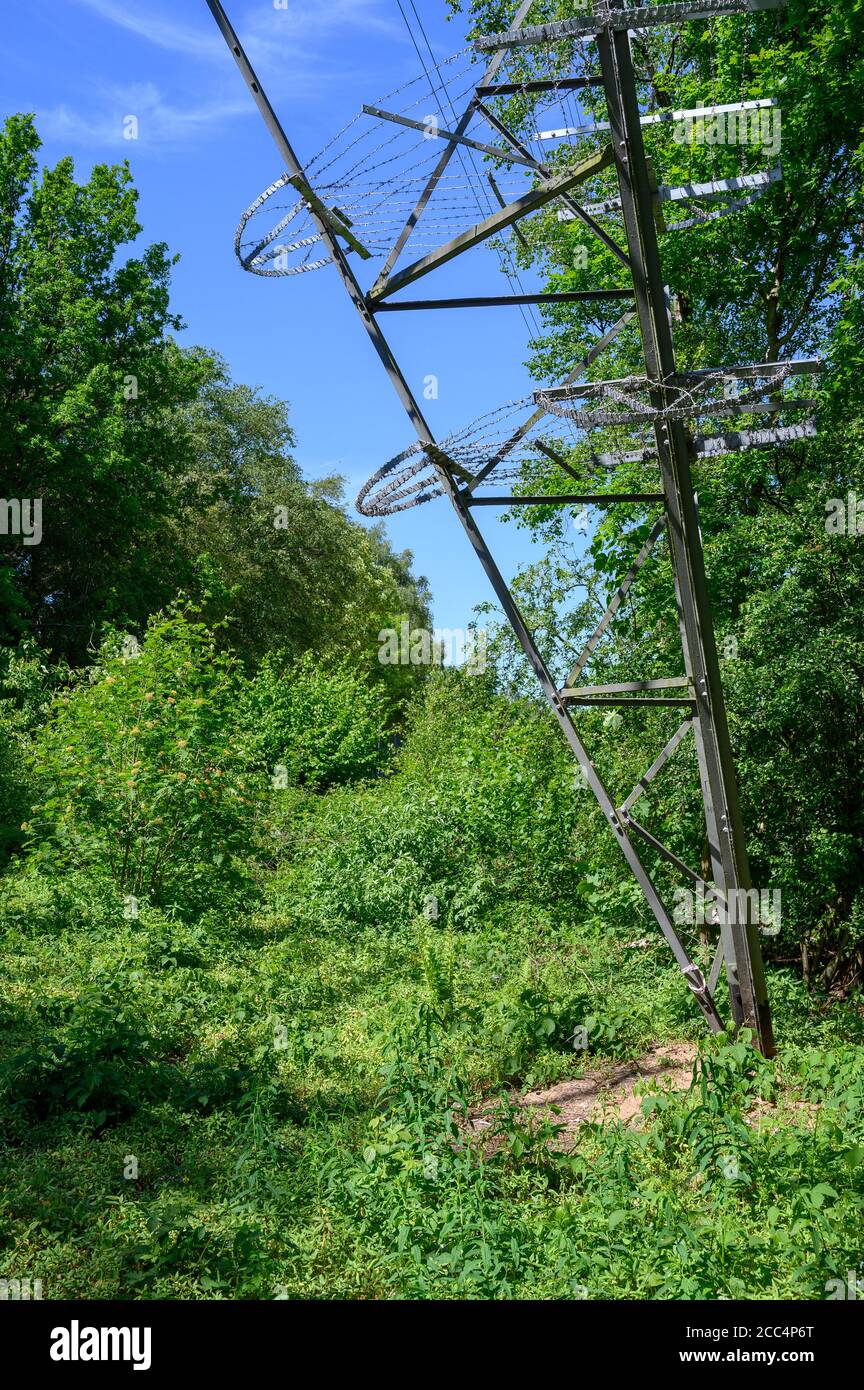 Timber pylon pylons hi-res stock photography and images - Alamy