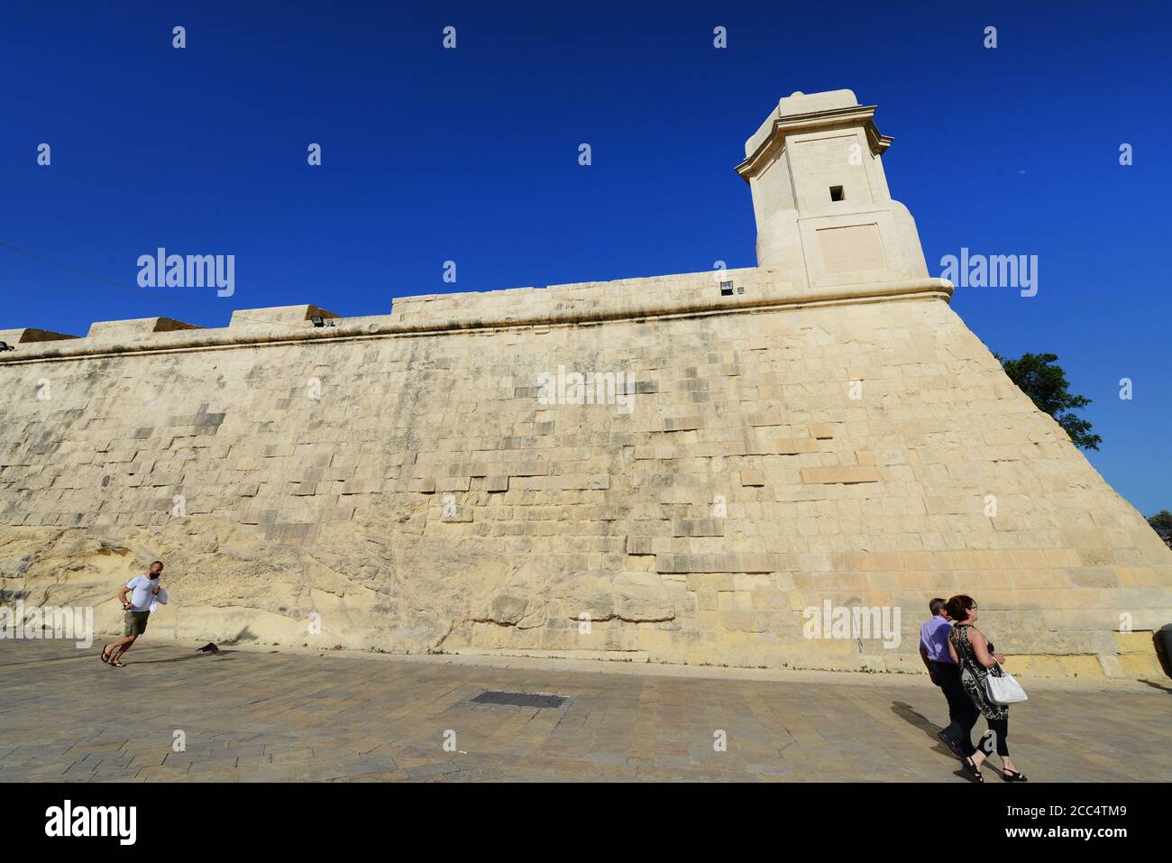 Valletta fortifications hi-res stock photography and images - Alamy