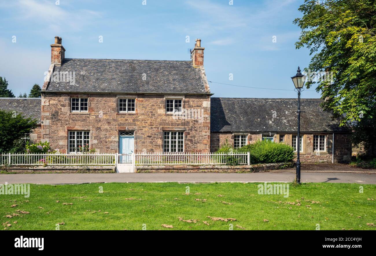 Dirleton village hi-res stock photography and images - Alamy