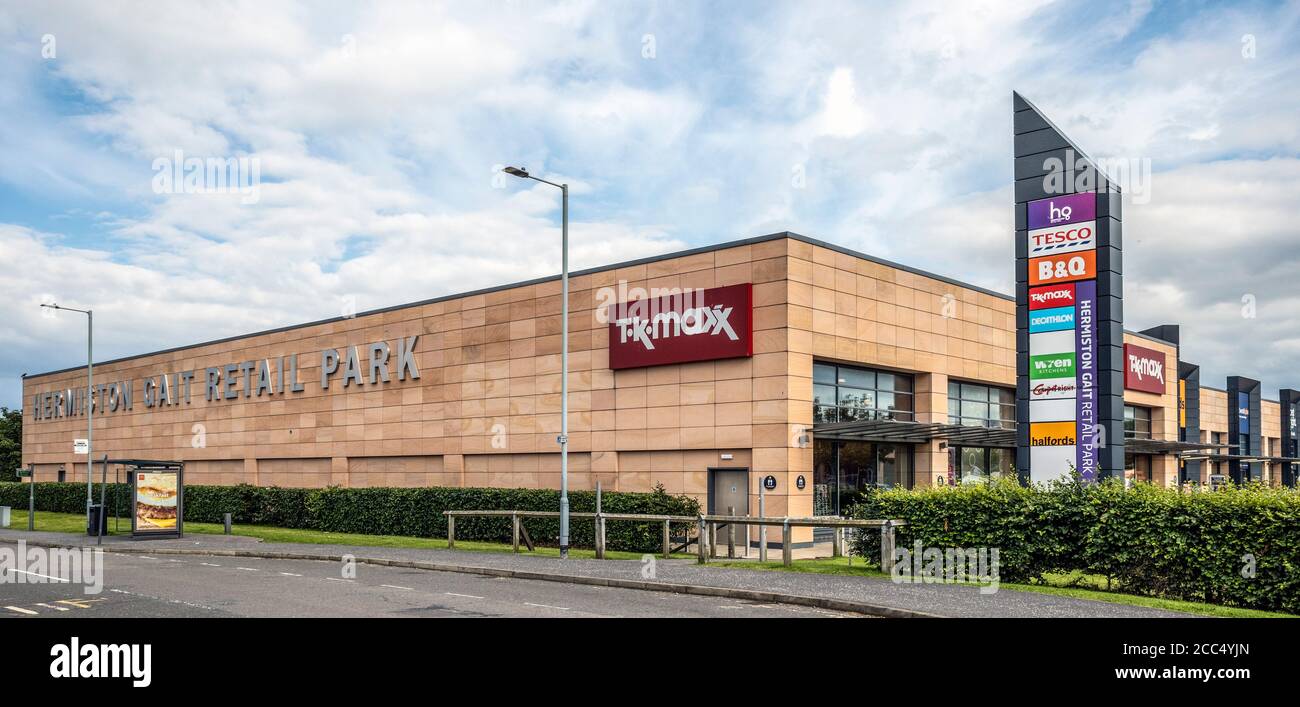 Uk retail parks hi-res stock photography and images - Alamy