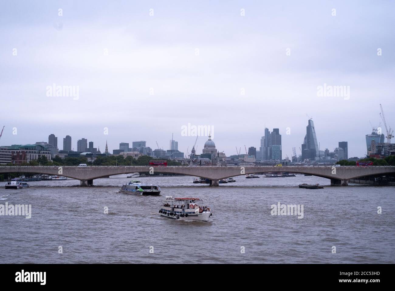 Waterloo bridge construction hi-res stock photography and images - Alamy