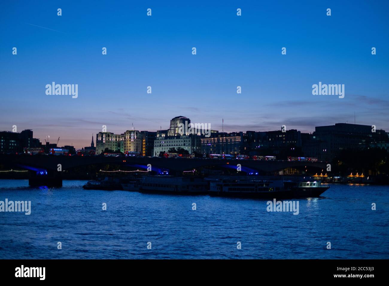 London embankment trees hi-res stock photography and images - Alamy