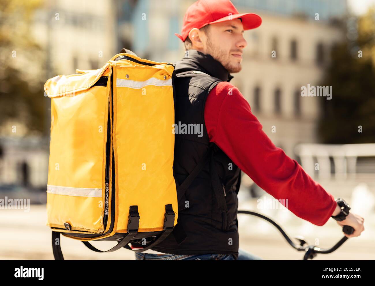 Fast food delivery bike hi-res stock photography and images - Alamy