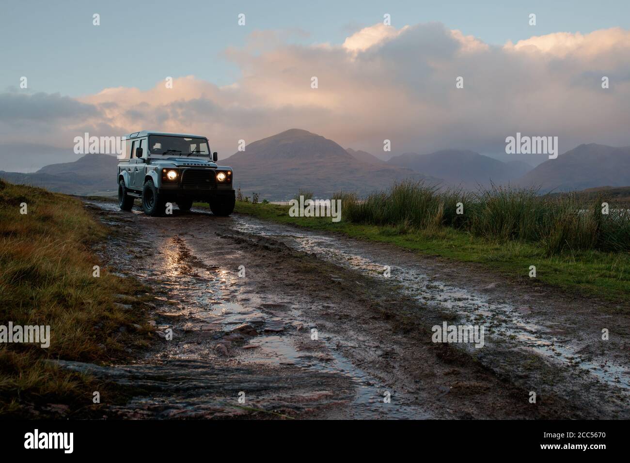 Land rover vehicle hi-res stock photography and images - Alamy