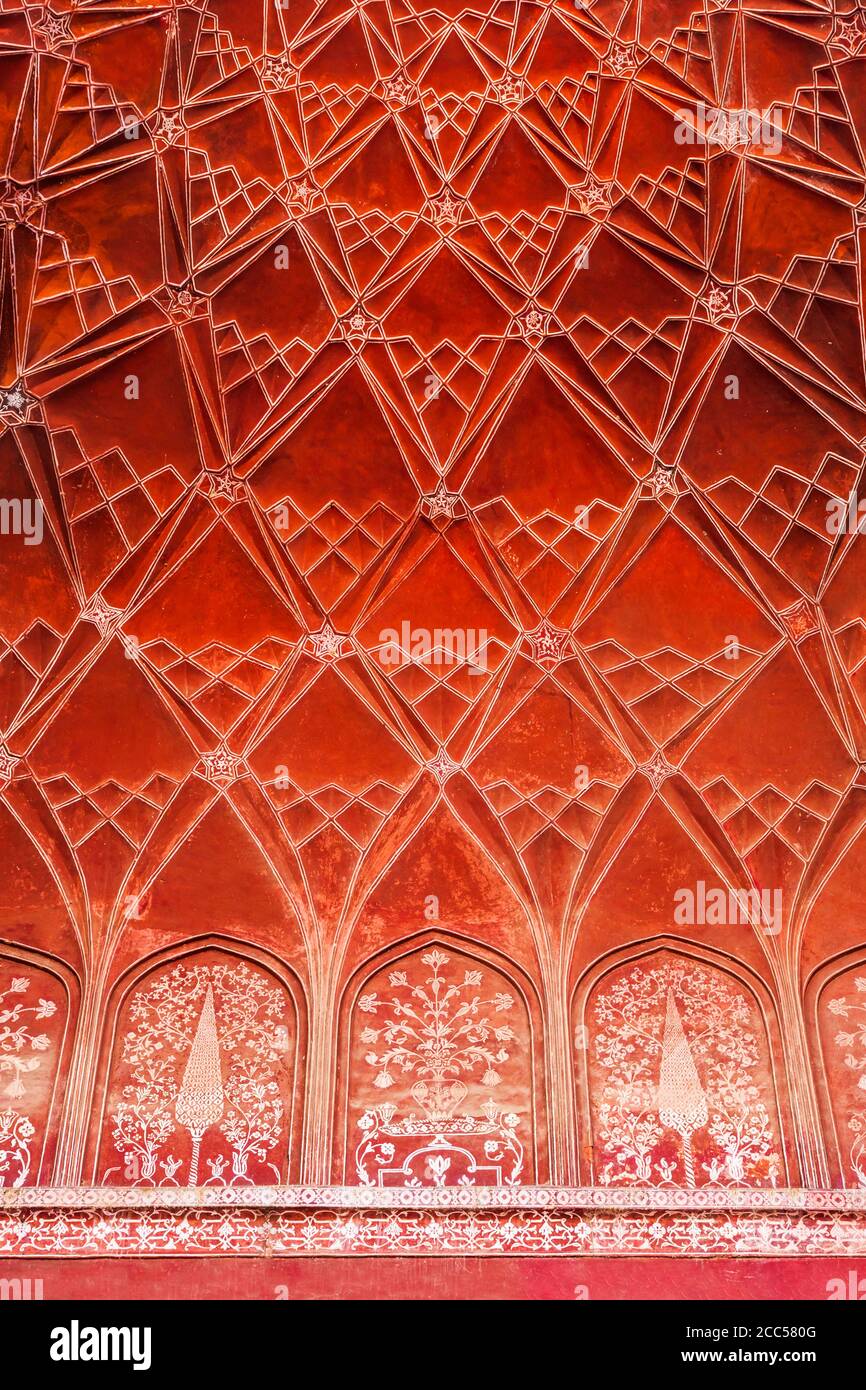 Geometric pattern background on the wall of Taj Mahal palace in Agra ...