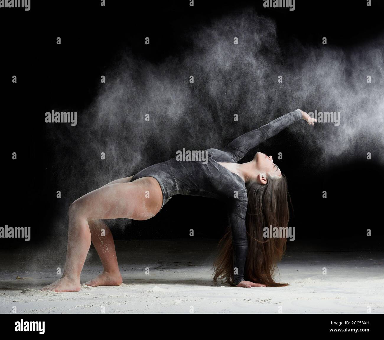 Dynamic pose woman hi-res stock photography and images - Alamy