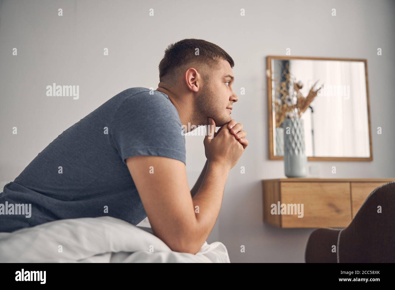 Staying indoors hi-res stock photography and images - Alamy