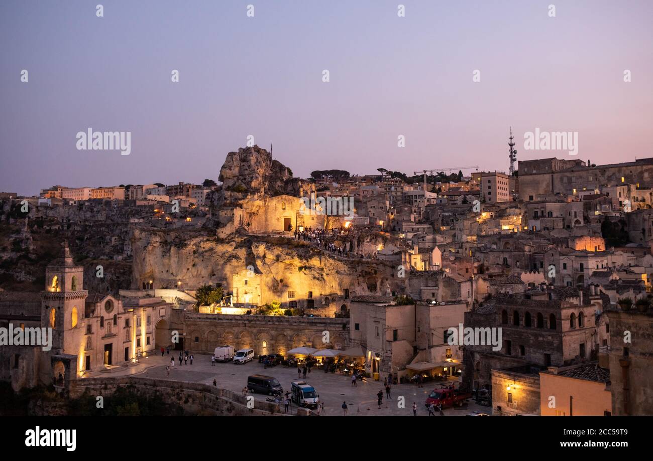 007 no time to die film scene hi-res stock photography and images - Alamy