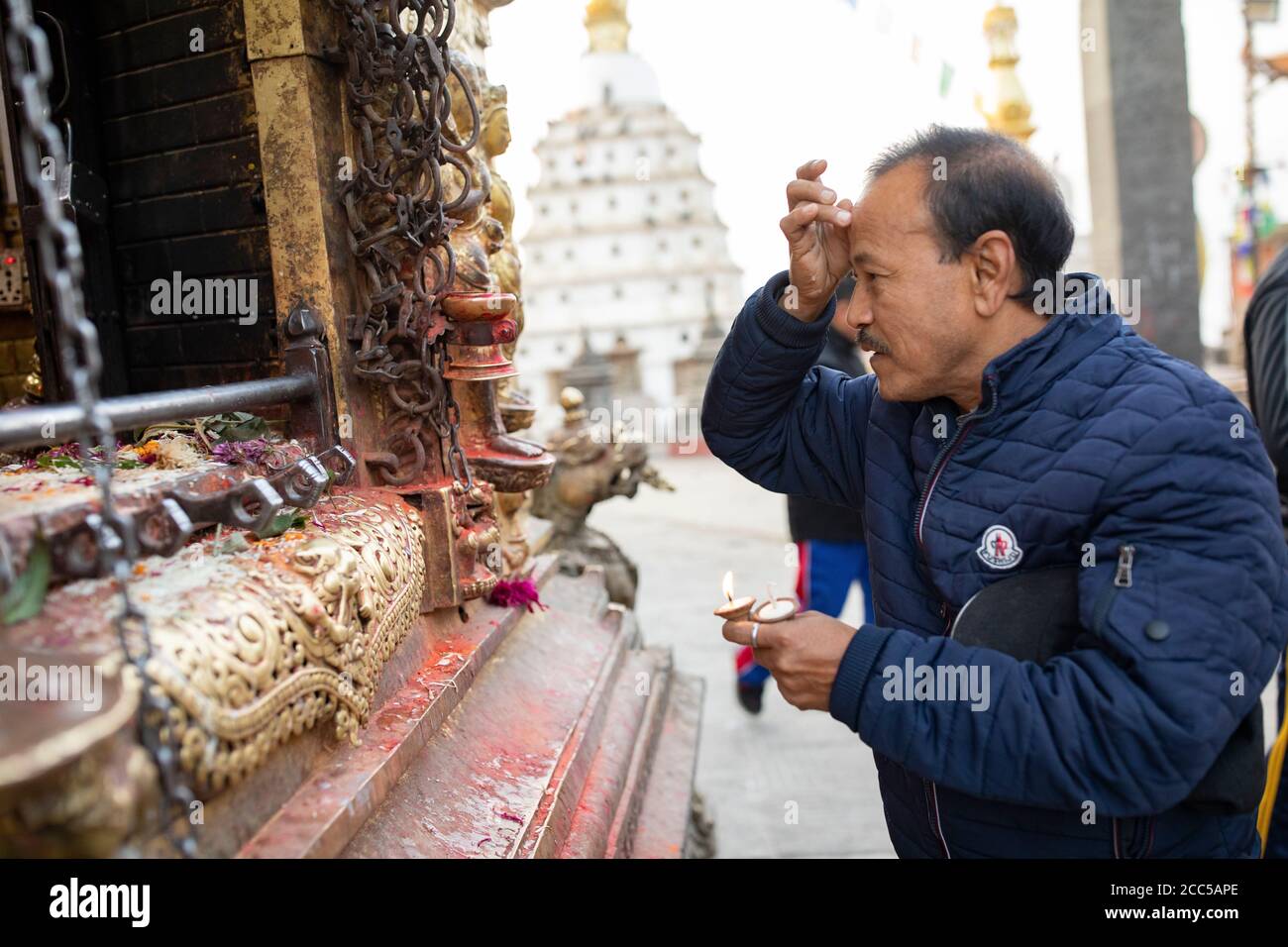Hindu tikka hi-res stock photography and images - Alamy