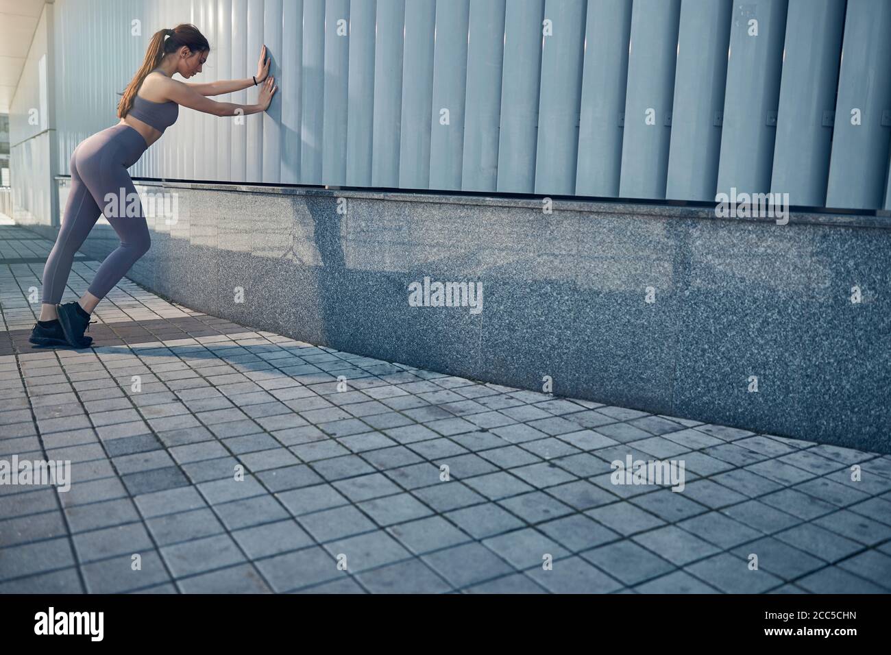 Calf stretch hi-res stock photography and images - Alamy