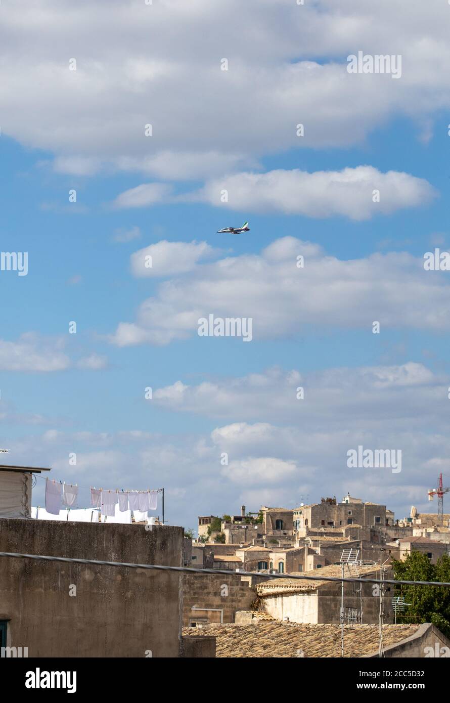 007 no time to die film scene hi-res stock photography and images - Alamy