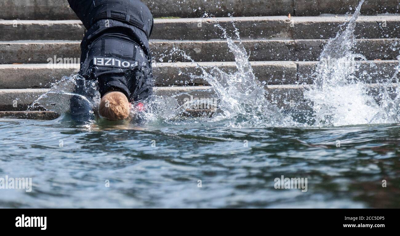 Drowning accidents hi-res stock photography and images - Alamy