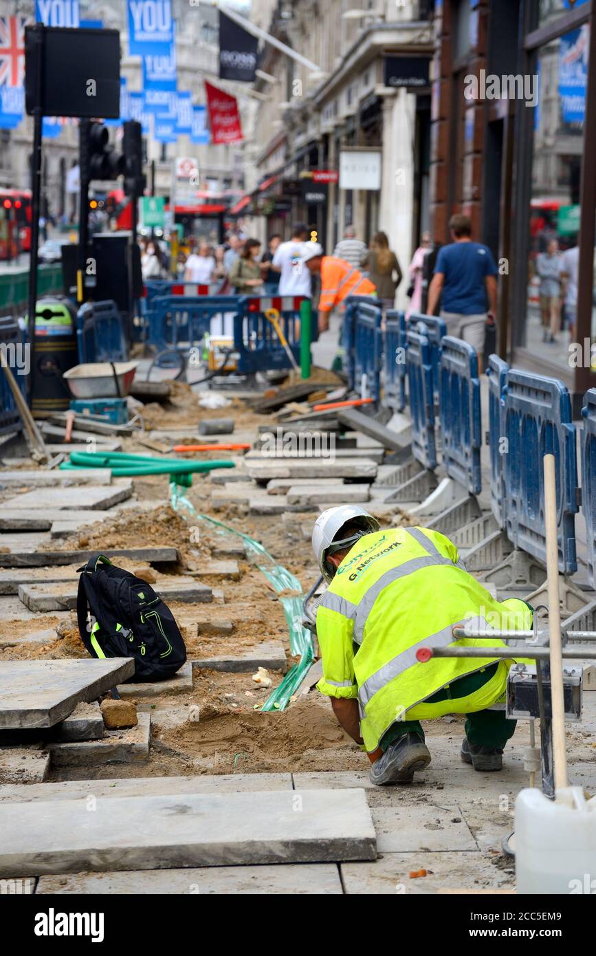 Pavement sidewalk london hi-res stock photography and images - Alamy