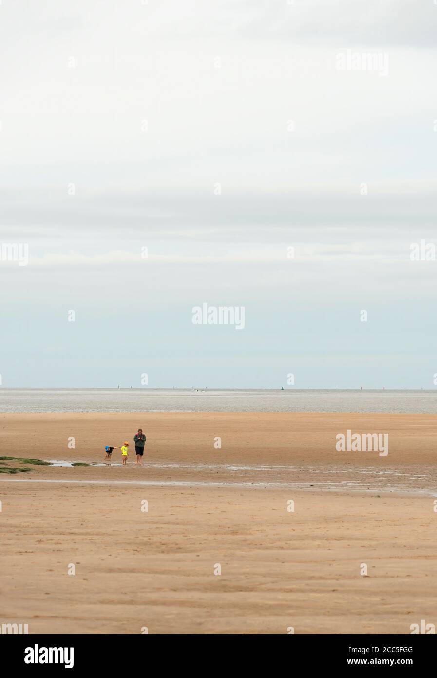 An quiet brighton beach hi-res stock photography and images - Alamy