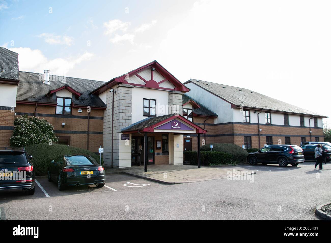 Premier Inn hotel chain sign entrance Stock Photo - Alamy