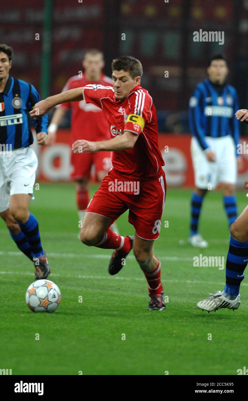 Steven Gerrard Liverpool High Resolution Stock Photography and Images ...