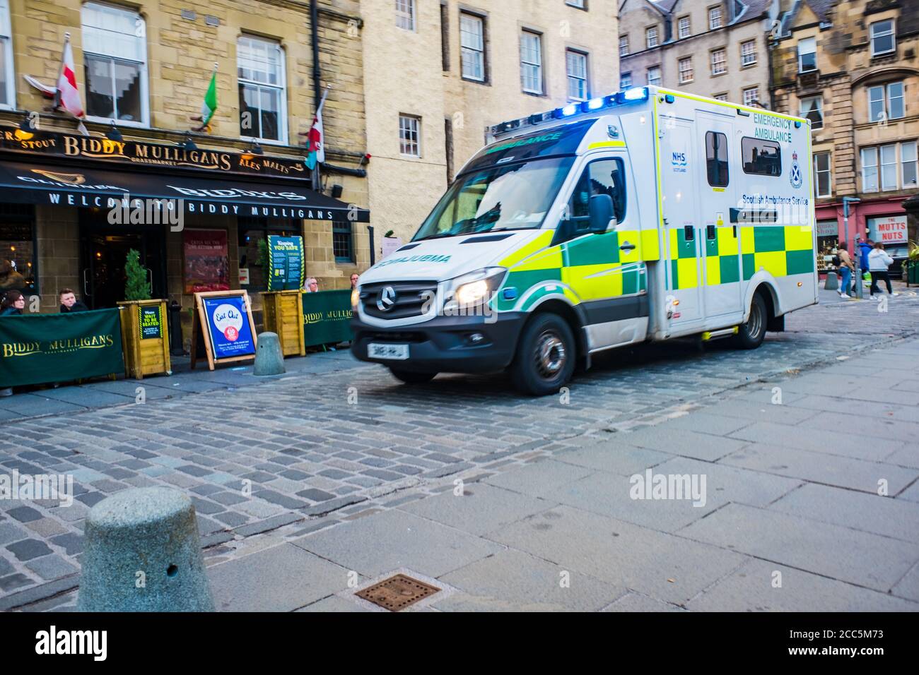 Ambulance scotland hi-res stock photography and images - Alamy