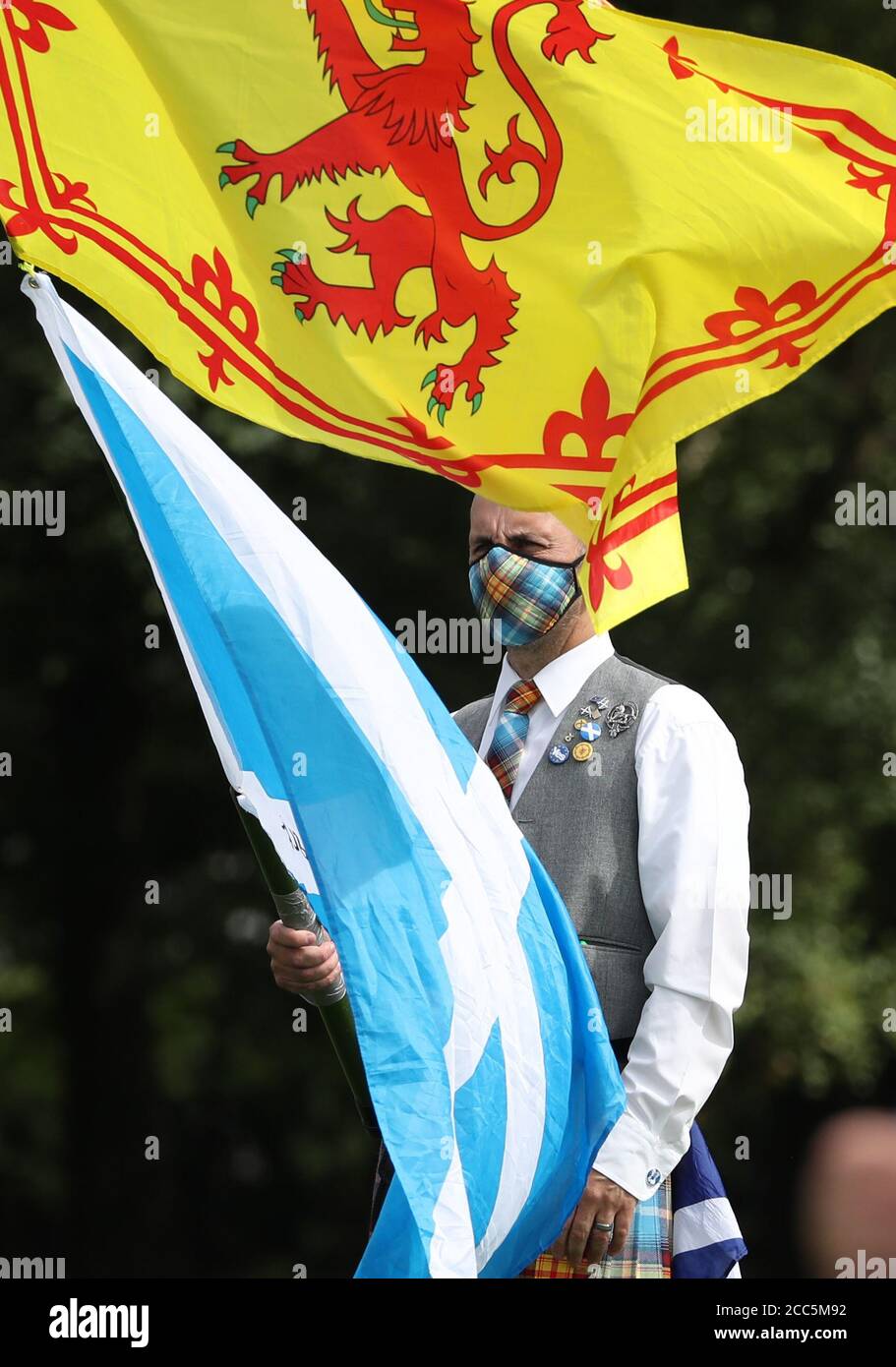 People take part in the All Under One Banner Scottish independence ...
