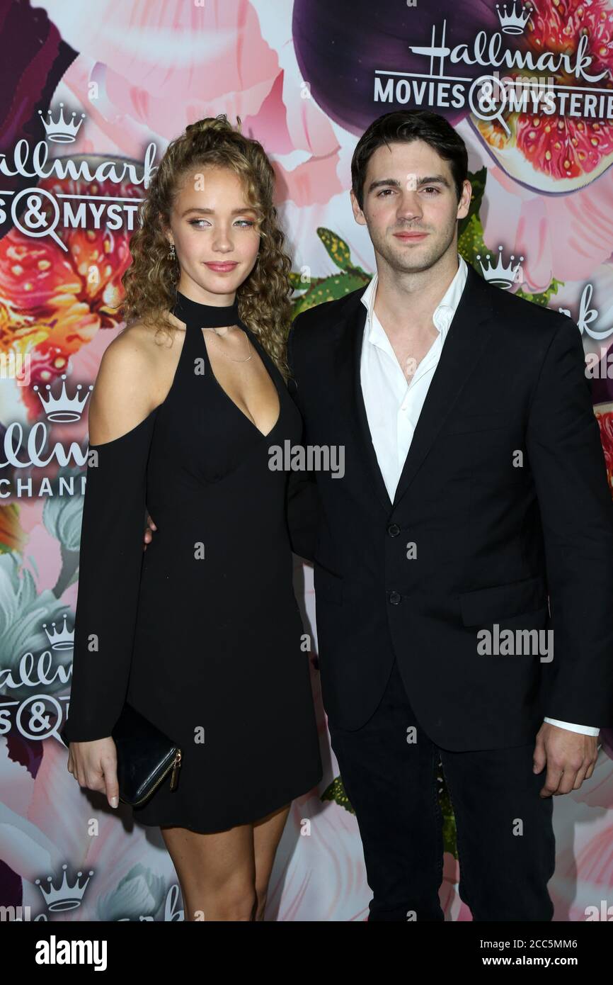 Steven R Mcqueen And Girlfriend