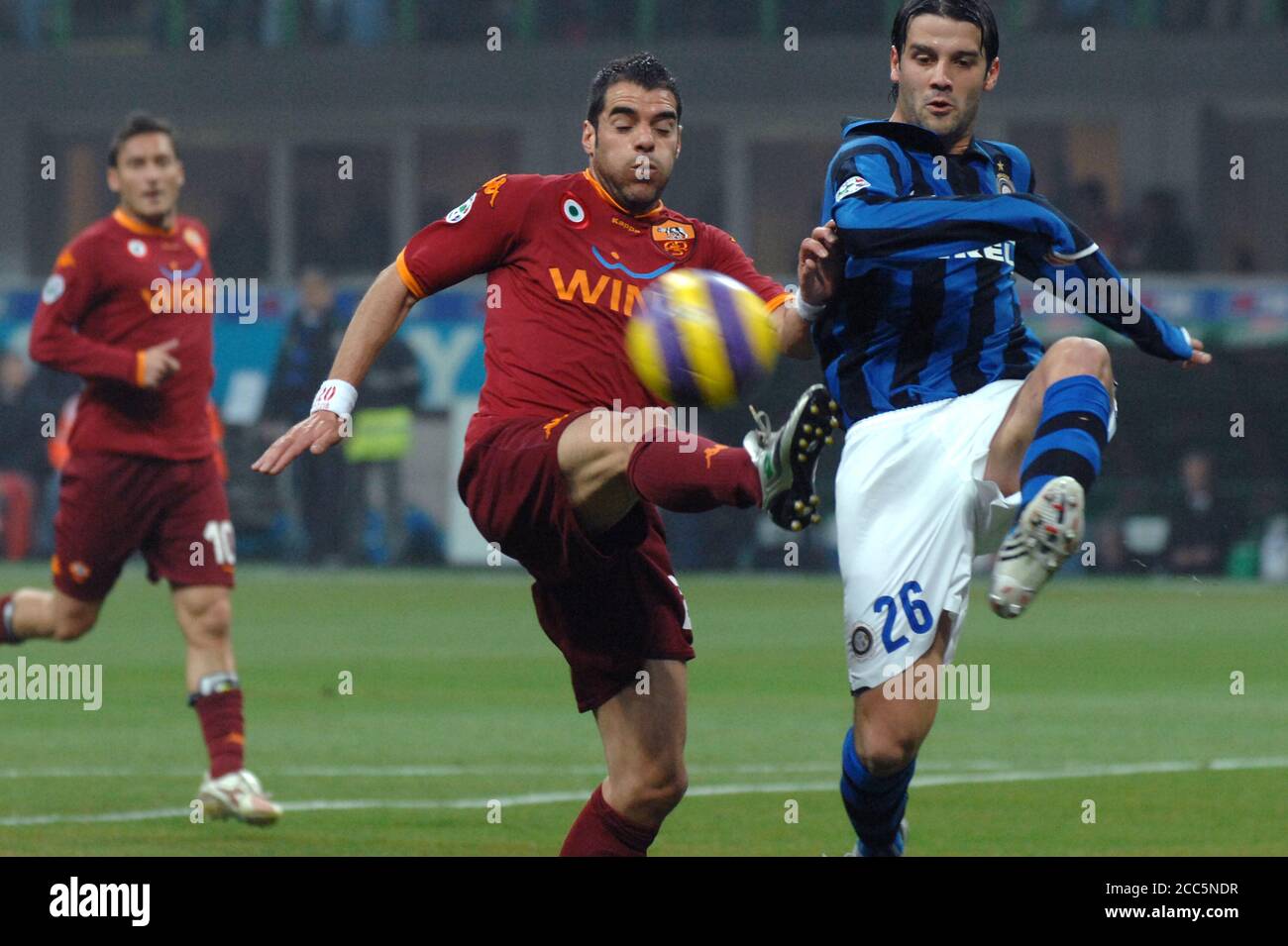 Italian soccer player simone perrotta hi-res stock photography and ...