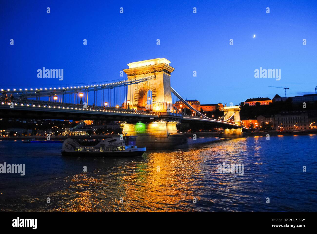 Danube chain bridge night hi-res stock photography and images - Alamy