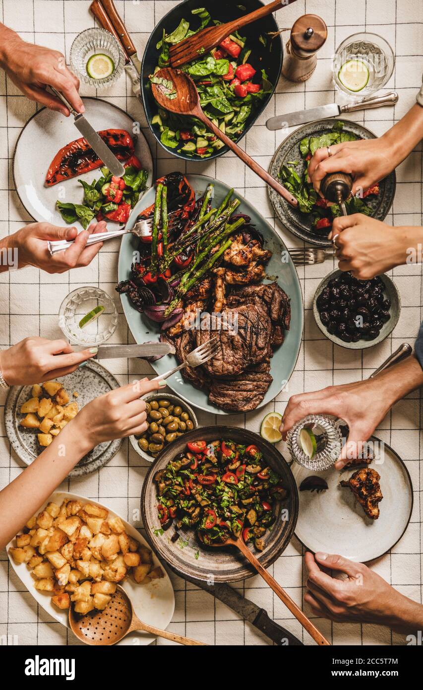 Bbq spread table tablecloth hi-res stock photography and images - Alamy
