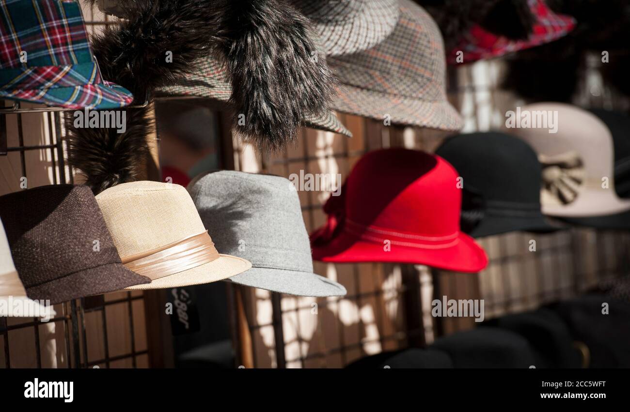 Scottish shop display hi-res stock photography and images - Alamy
