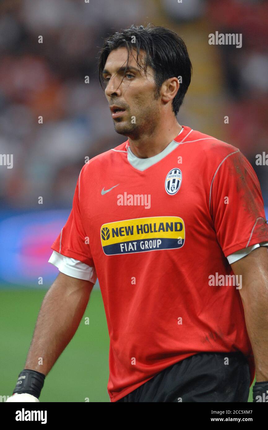Gianluigi buffon trophy hi-res stock photography and images - Alamy