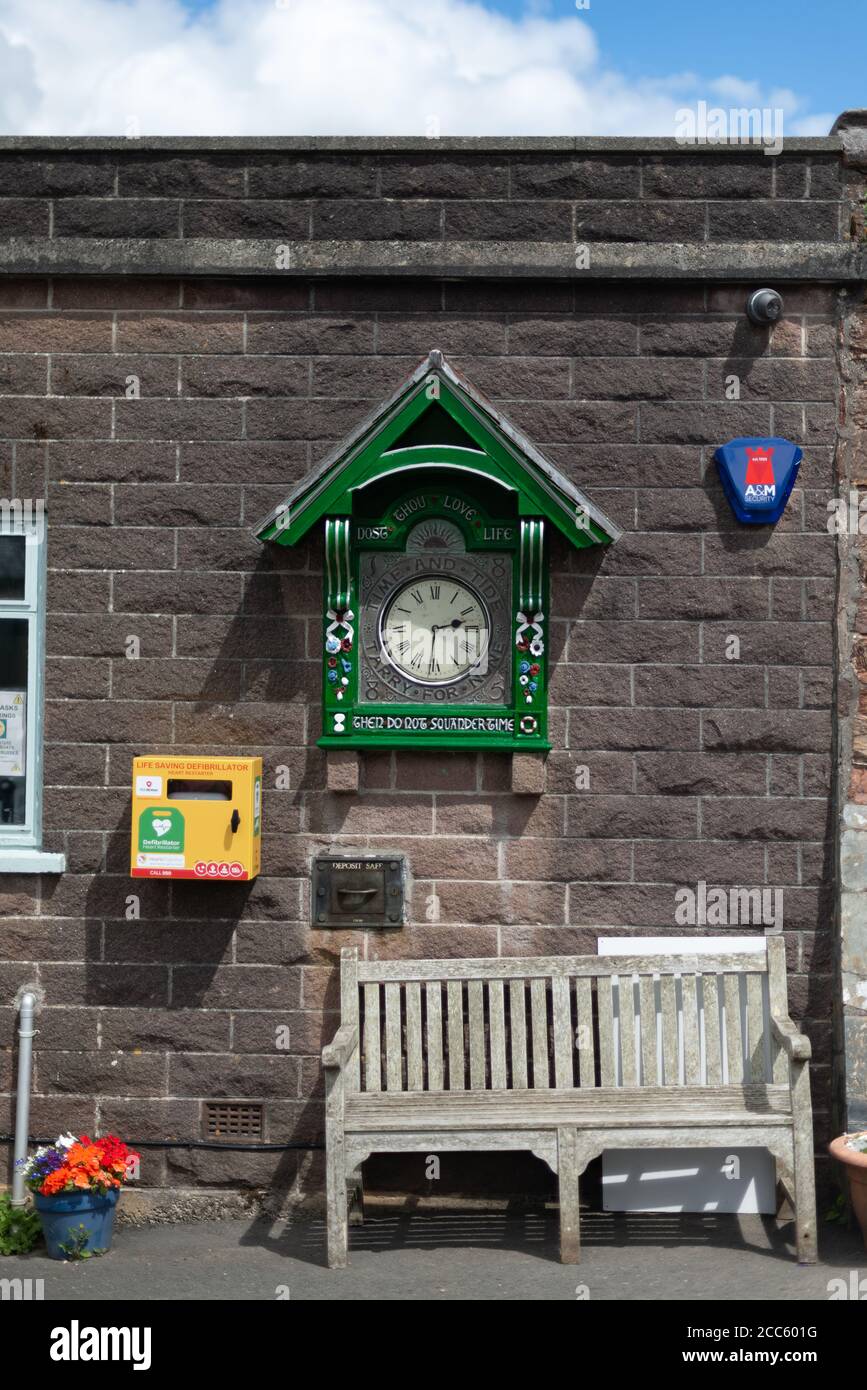 Beautiful old bench hi-res stock photography and images - Alamy