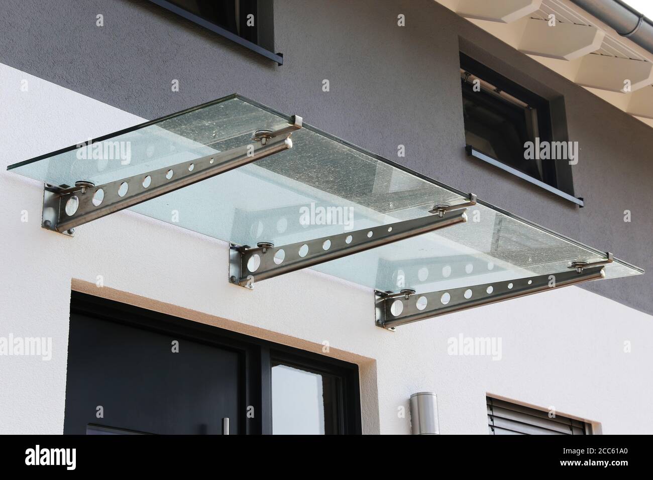 Glass canopy entrance hi-res stock photography and images - Alamy