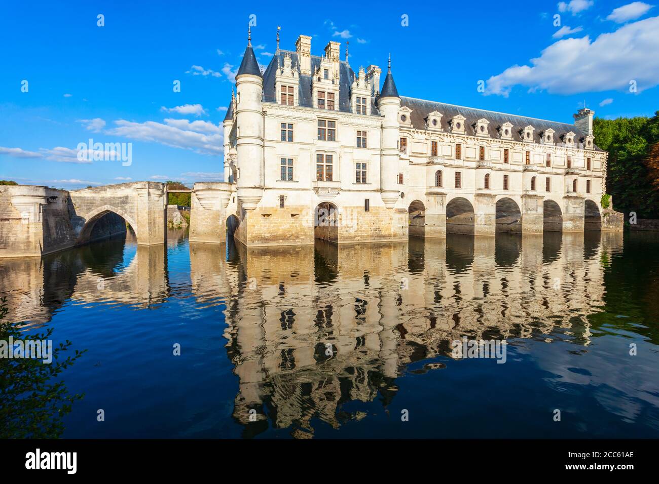 Chateau de Chenonceau is a french castle spanning the River Cher near ...