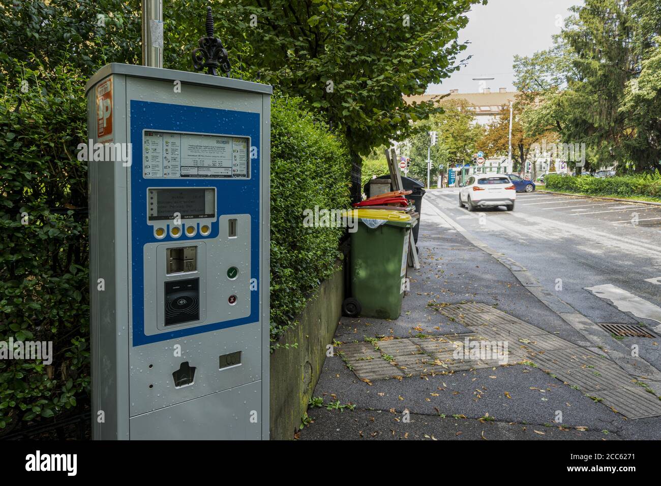 Parking payment machine hi-res stock photography and images - Alamy