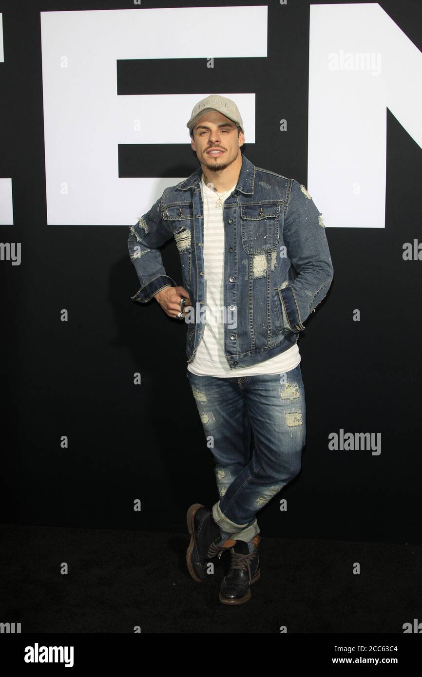 LOS ANGELES - OCT 17: Beau Casper Smart at the Halloween Premiere at ...