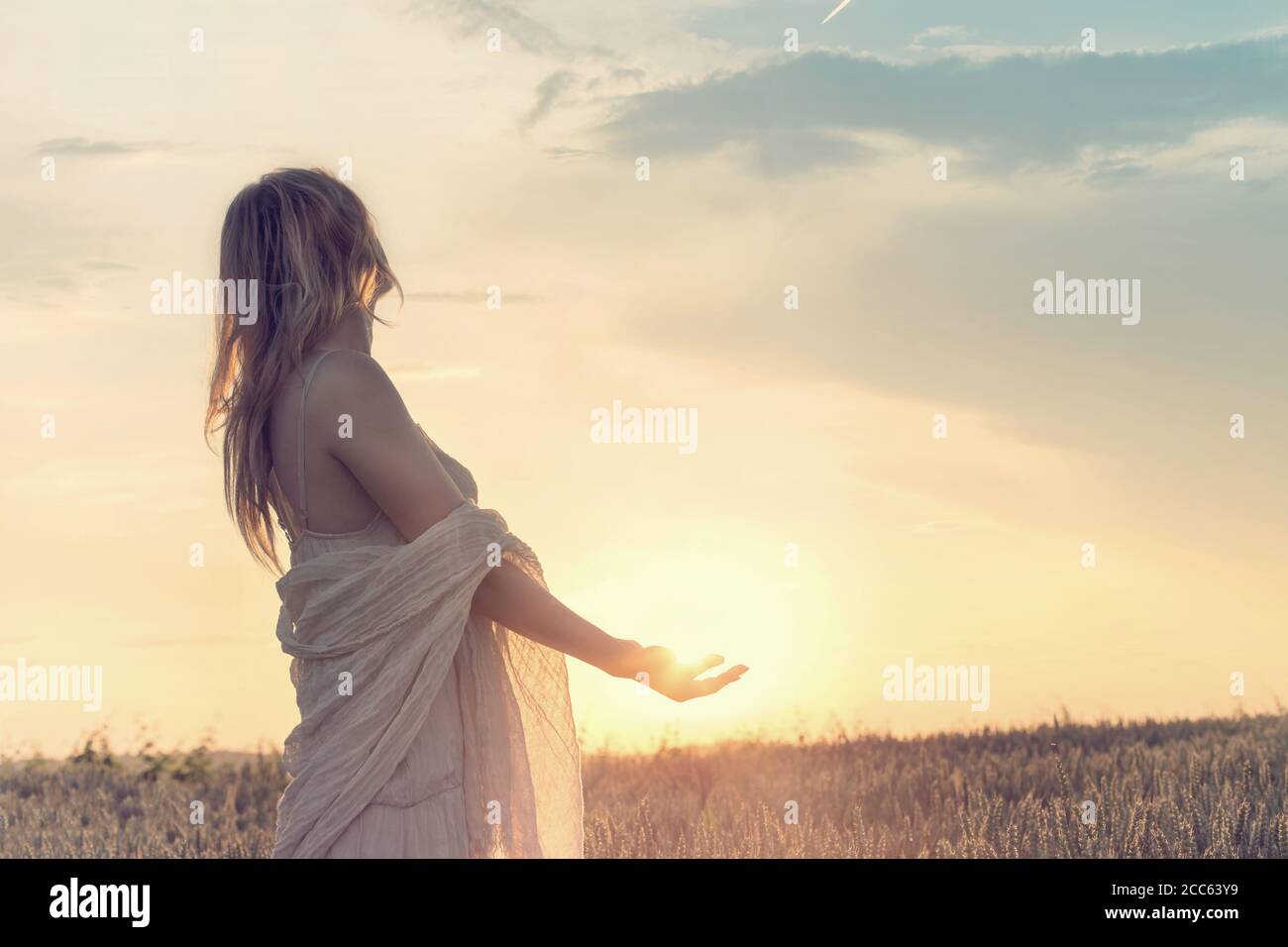 Fragile situation hi-res stock photography and images - Alamy