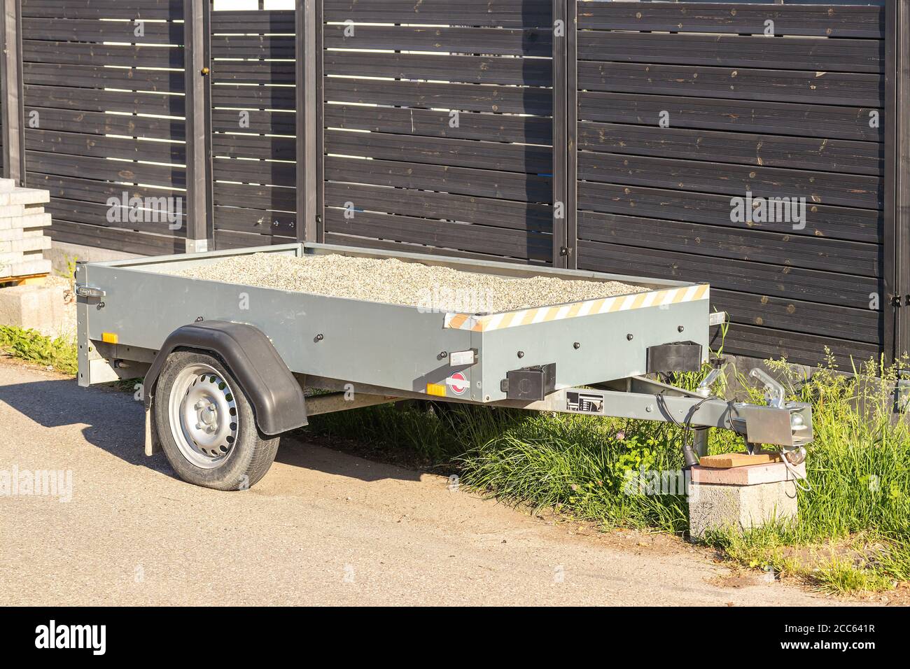 Loaded on trailers hi-res stock photography and images - Alamy